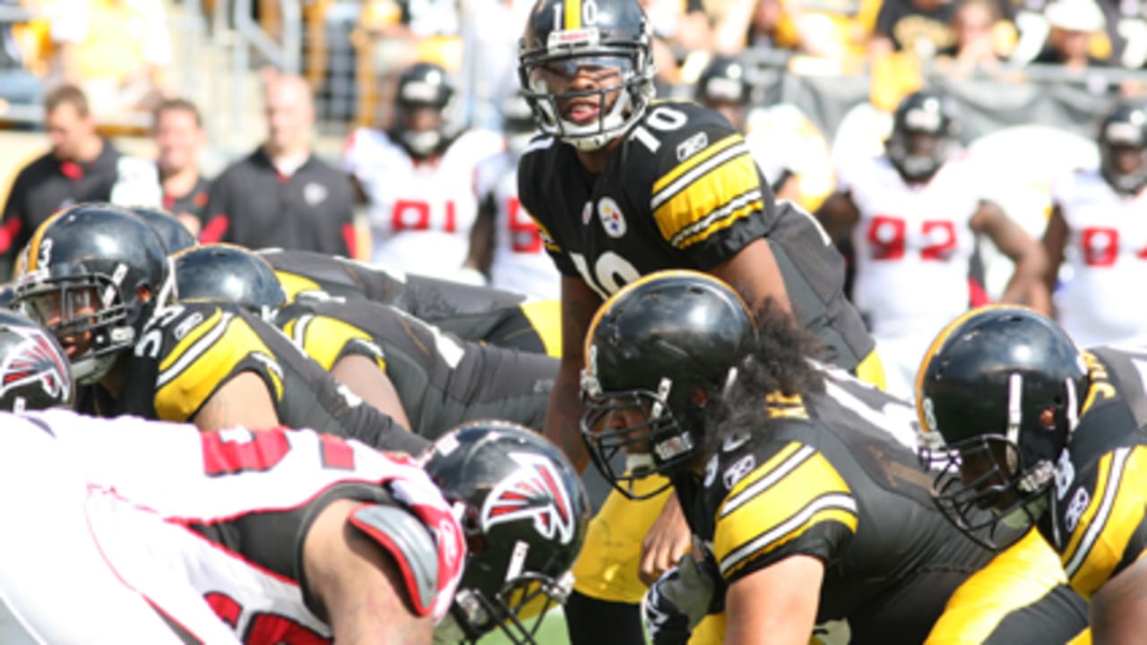 Steelers open season with 15-9 win