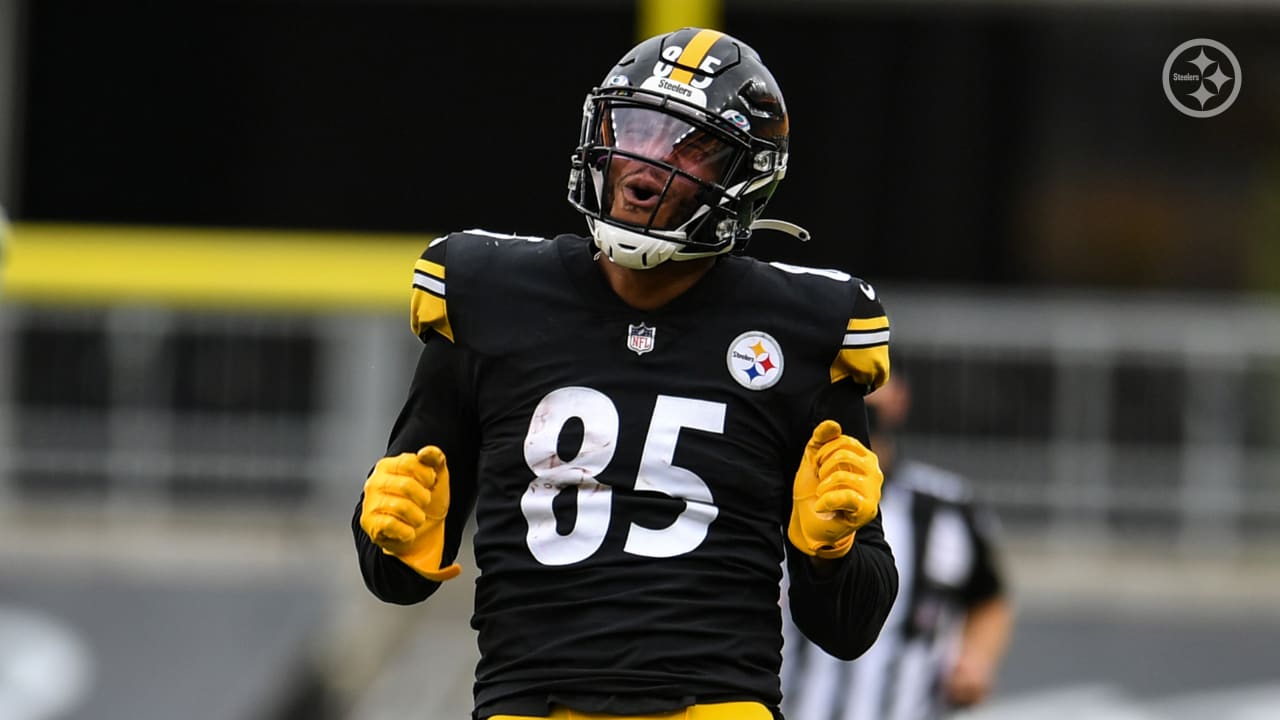 HIGHLIGHT: Ebron goes low to make contested grab