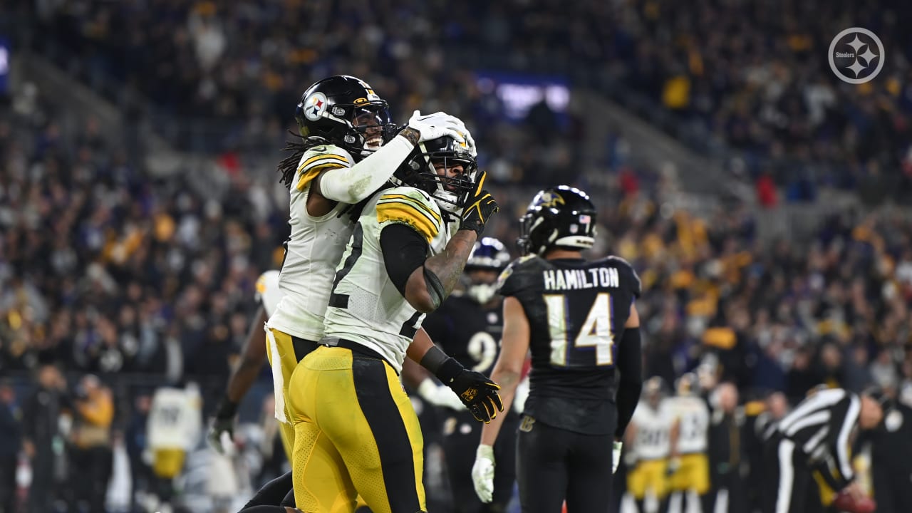 Steelers edge Ravens, 16-13