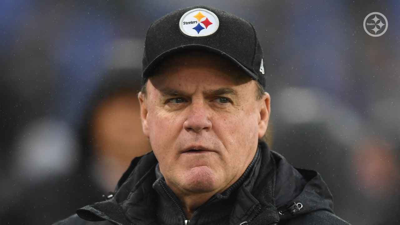 Kevin Colbert firmó una extensión