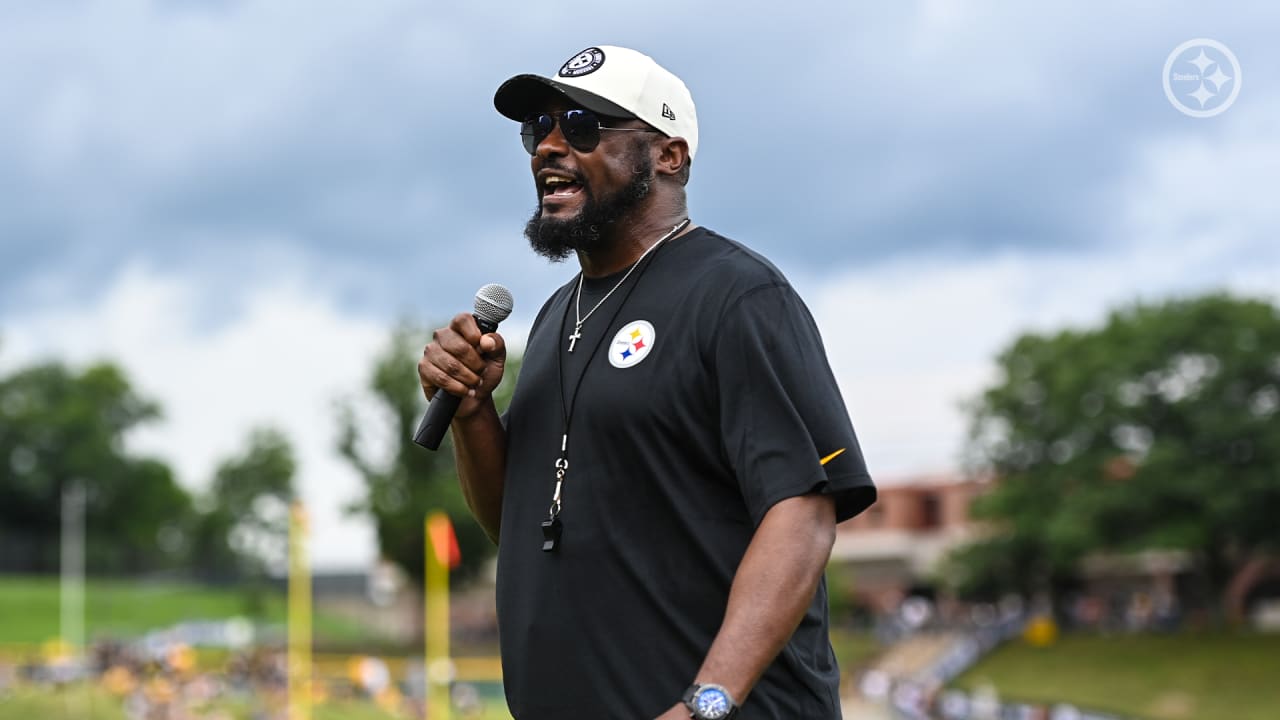 WATCH: Tomlin welcomes fans to training camp practice