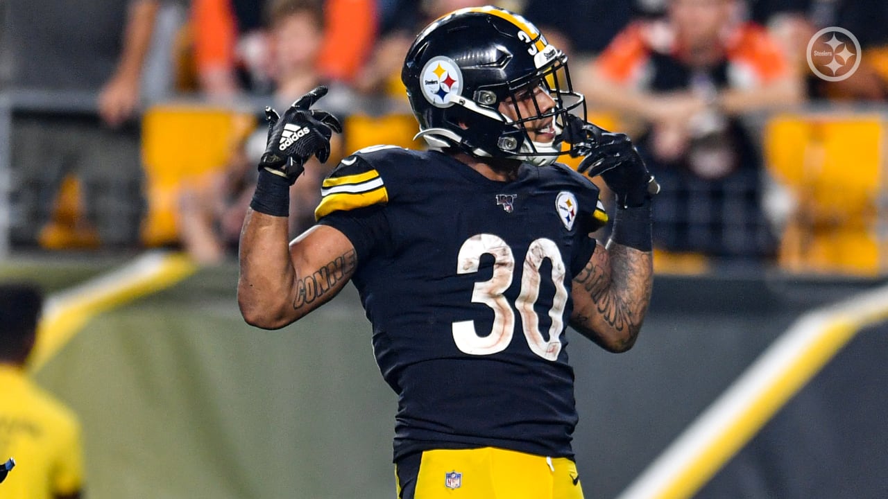 HIGHLIGHT: Conner refuses to go down on long gain