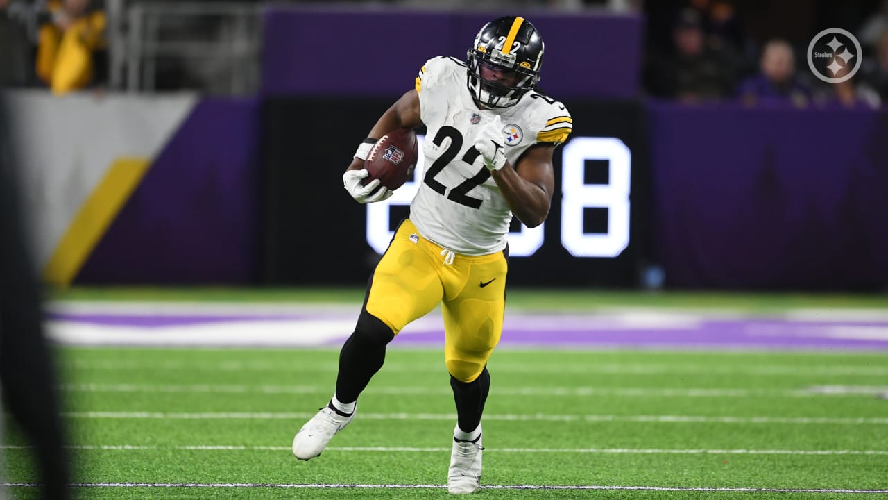 Highlight: Harris speeds to 23-yard pickup