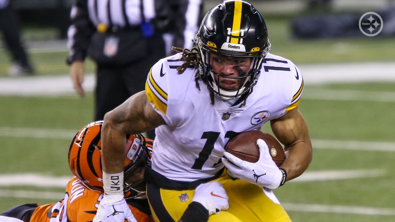 HIGHLIGHT: Claypool tightropes sideline for huge gain