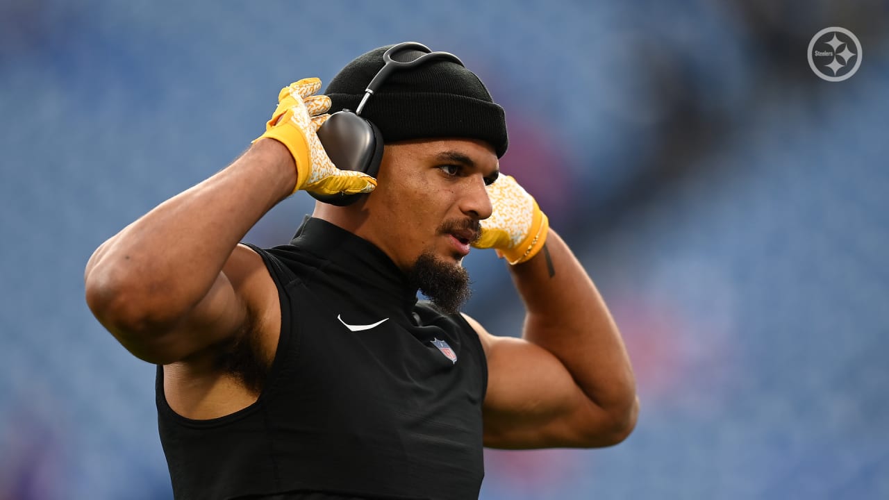 PHOTOS: Game faces - Steelers at Bills