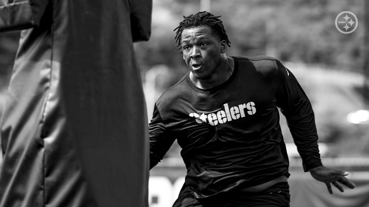PHOTOS: Best of Phase Two offseason workouts in monochrome