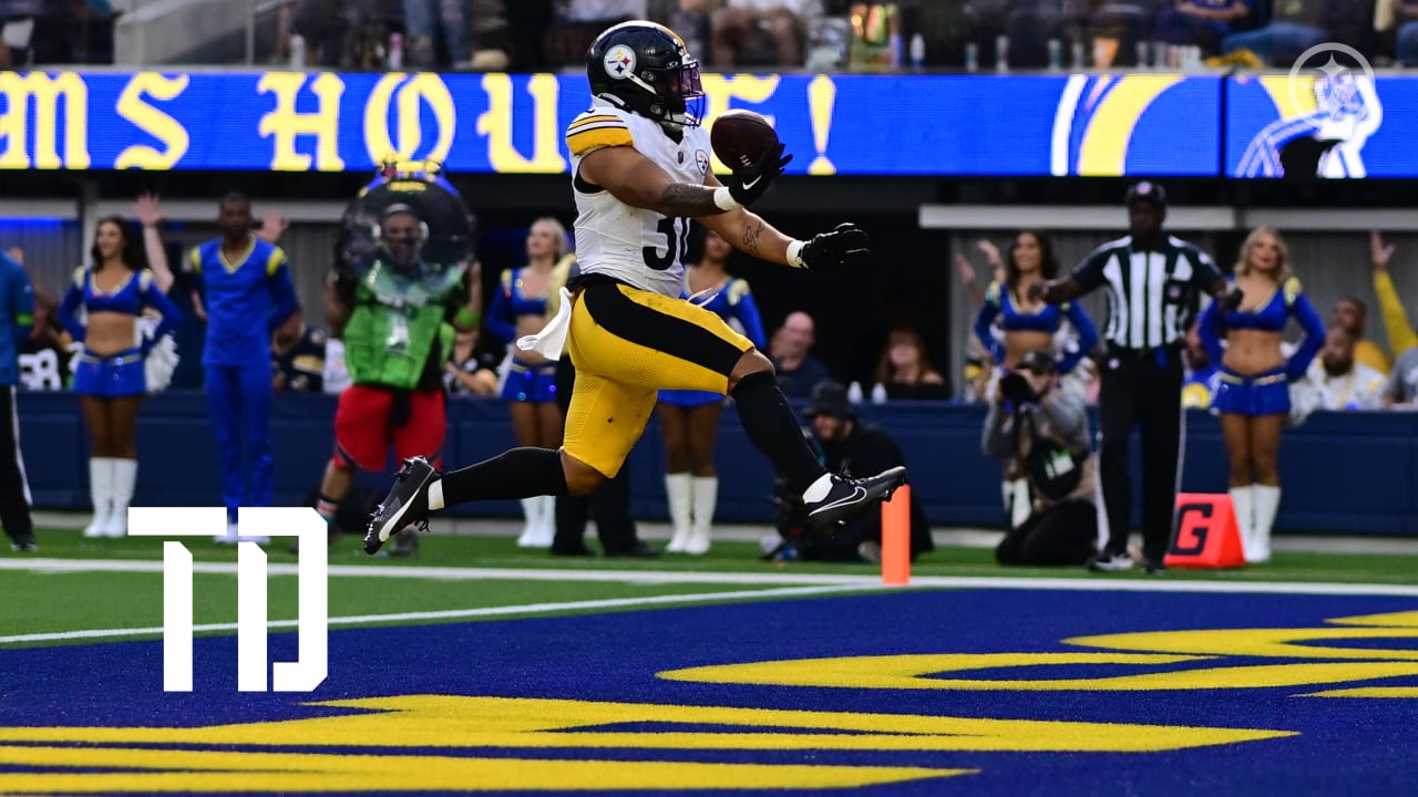 HIGHLIGHT: Warren rushes for a 13-yard TD vs. Rams