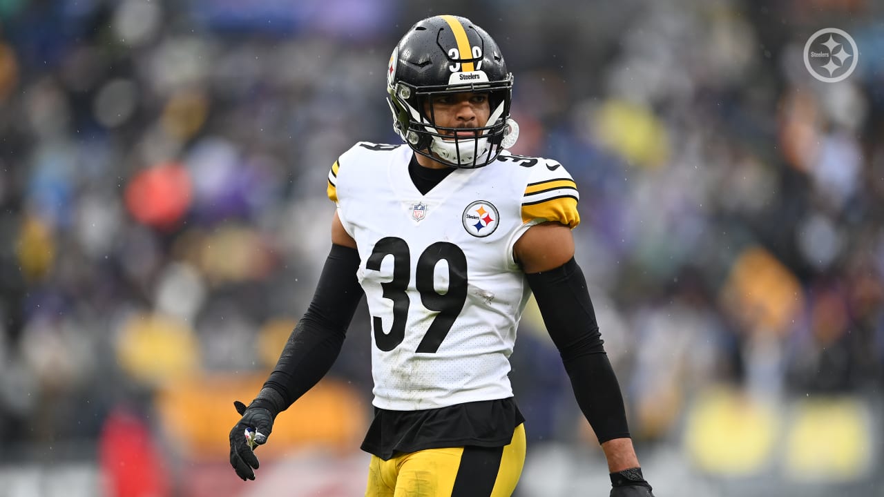 Highlight: Fitzpatrick dislodges key pass