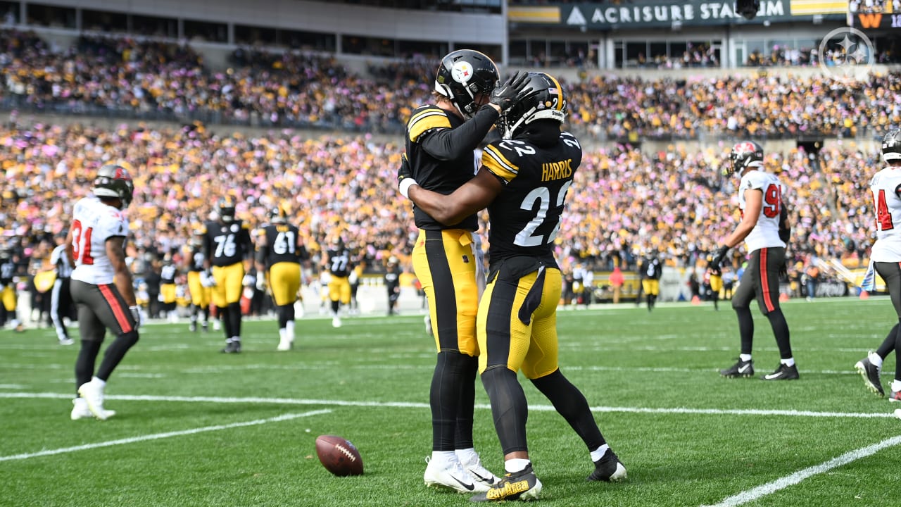 HIGHLIGHT: Pickett's first career TD pass