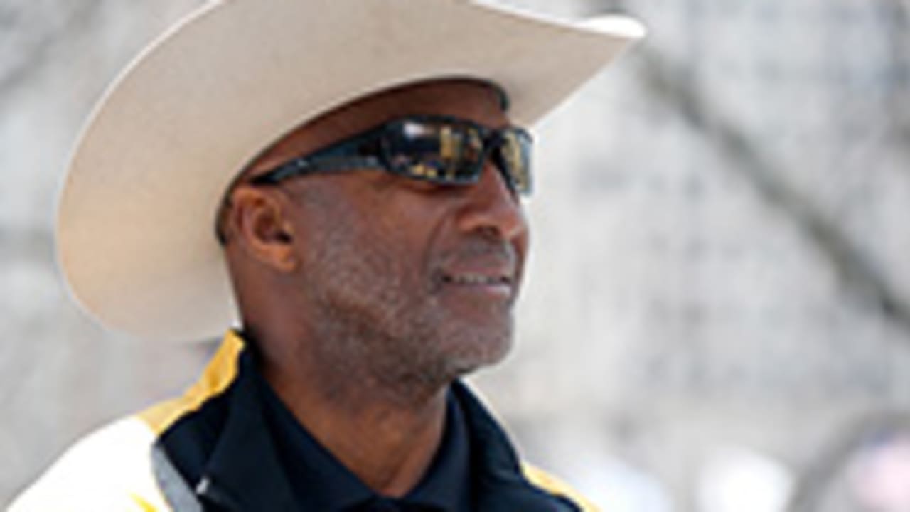 Blount: 'It was two different worlds'