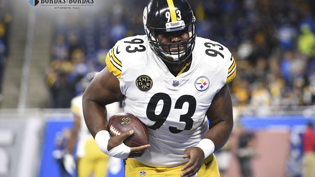 Steelers sign McCullers