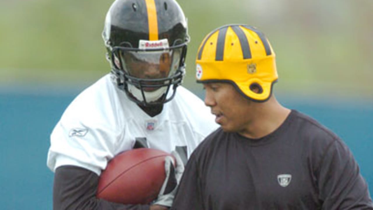 Ward helps out young receivers