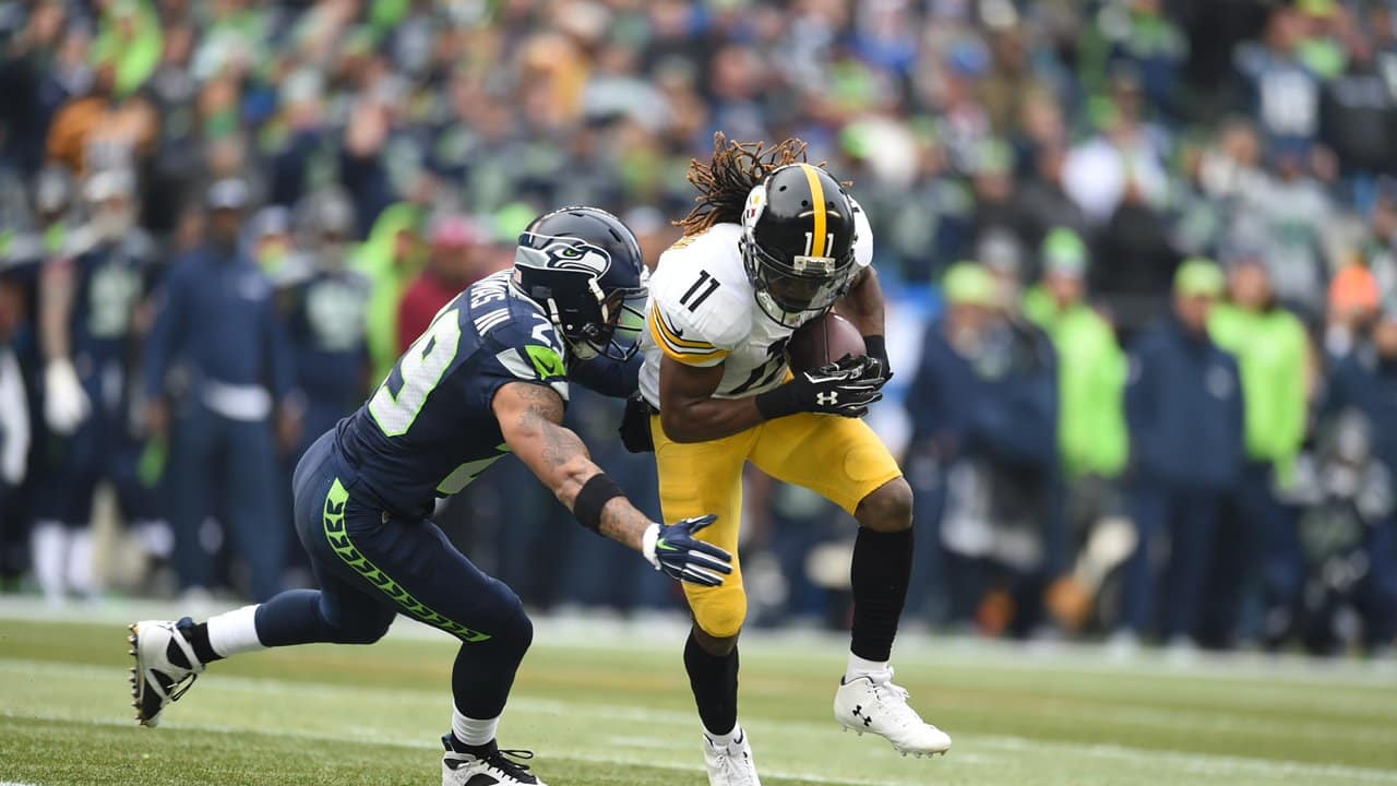 GAME PHOTOS: Week 12 at Seattle Seahawks