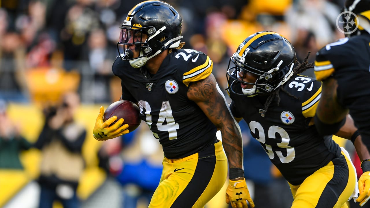 HIGHLIGHT: Snell powers thru the line to hit pay dirt