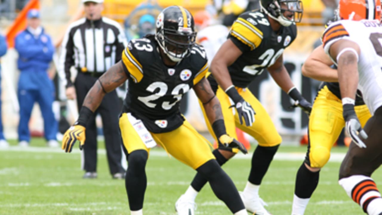 Carter wins AFC defensive honor