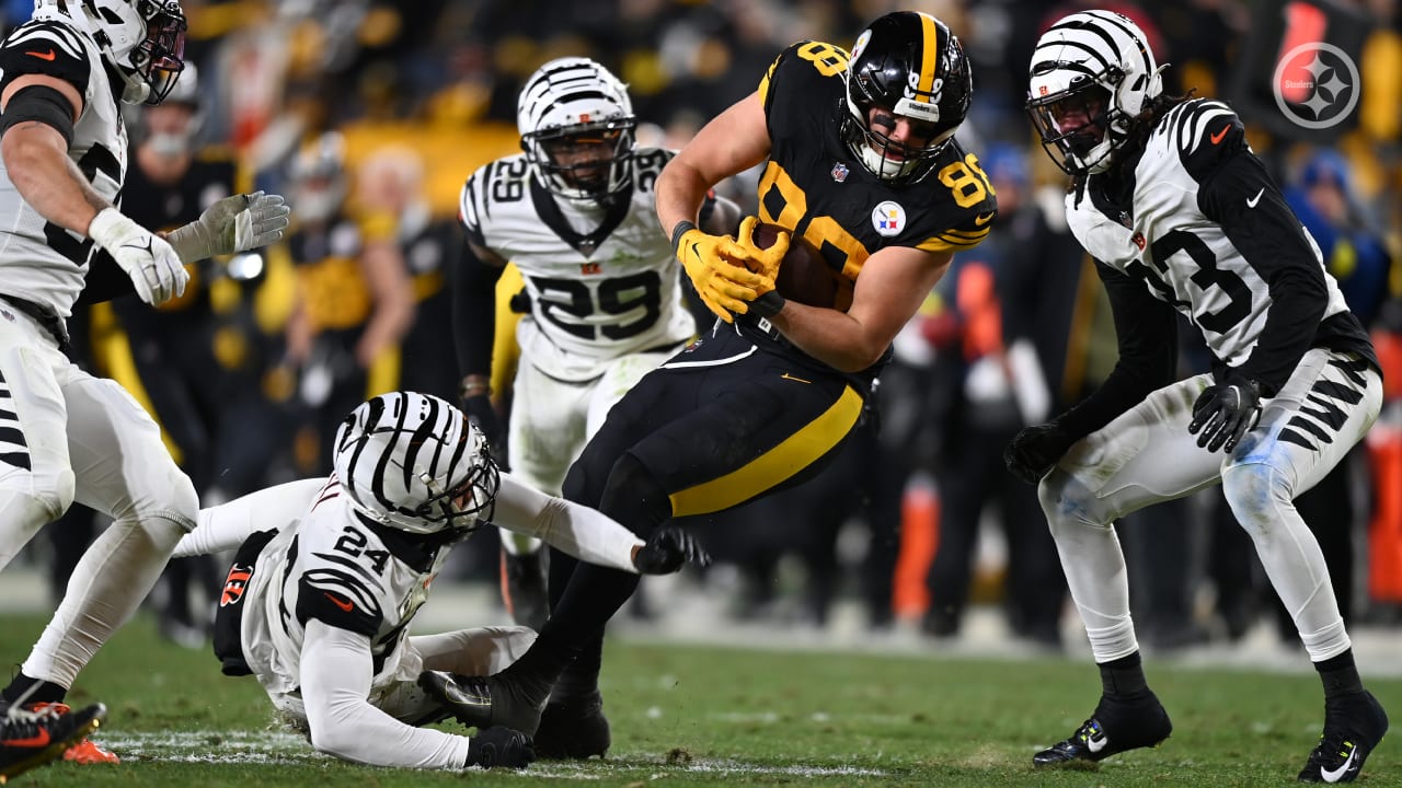 HIGHLIGHT: Freiermuth 27-yard catch and run