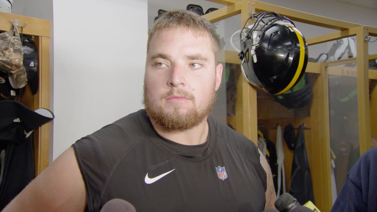 WATCH: Cole, Moore on the offensive line