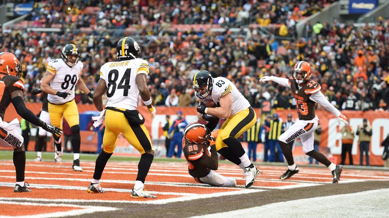 GAME PHOTOS: Week 17 at Cleveland Browns