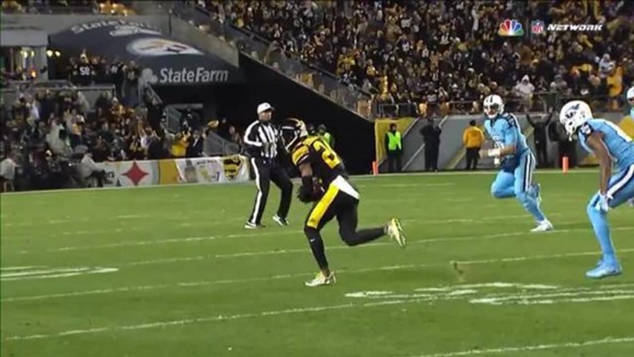 HIGHLIGHT: Sensabaugh picks off Mariota