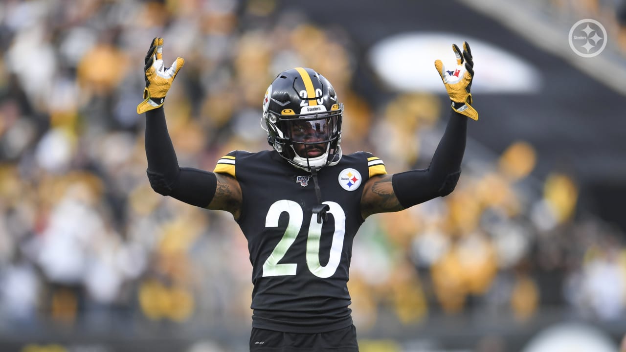 WATCH: Steelers re-sign Sutton to a 2-year deal