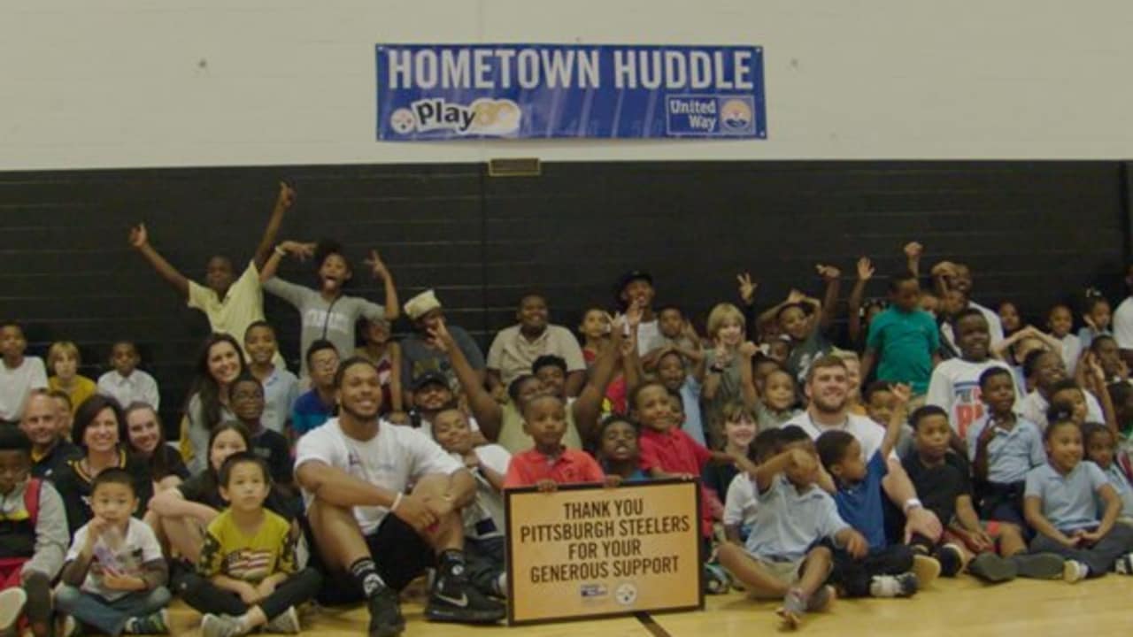 Steelers get into the Hometown Huddle