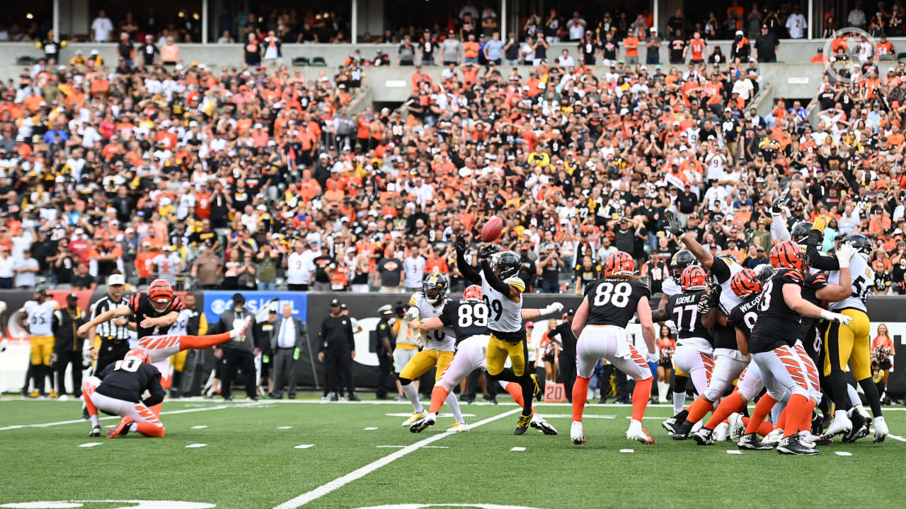 HIGHLIGHT: Fitzpatrick blocks the extra point