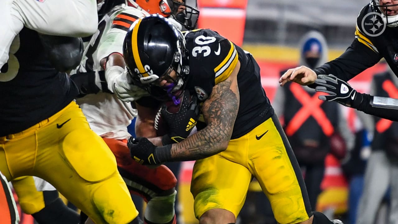 HIGHLIGHT: Conner converts on fourth down