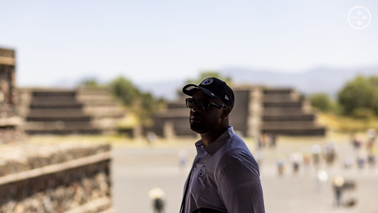 PHOTOS: Steelers legends tour Teotihuacán
