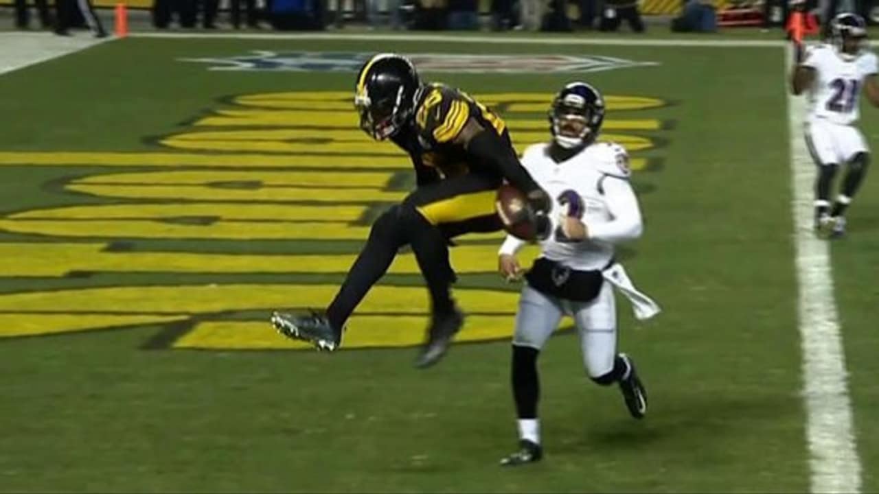 HIGHLIGHT: Bell bounces outside for TD