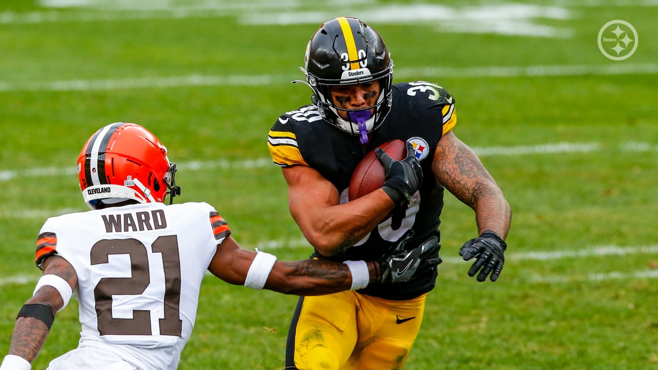 HIGHLIGHTS: Conner hits the century mark in win