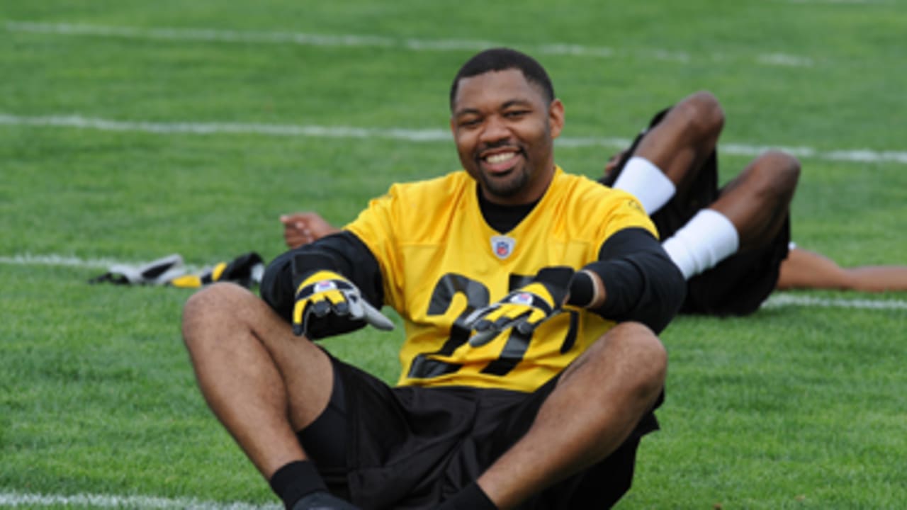 Steelers make roster moves