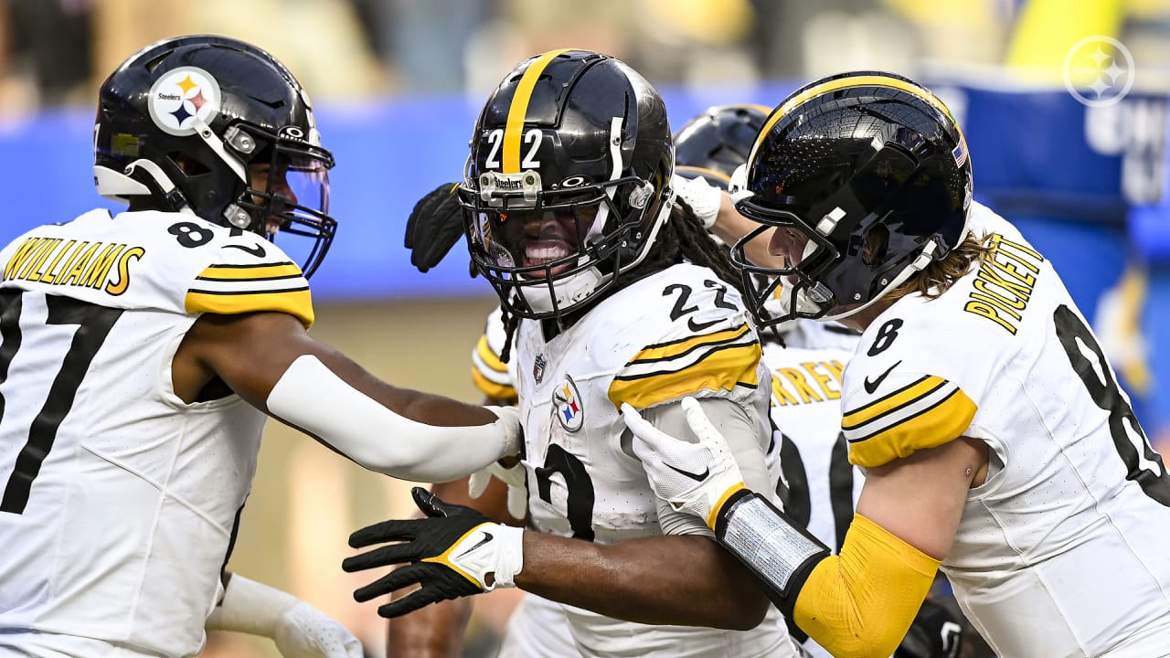 PHOTOS: Feature frames - Steelers at Rams