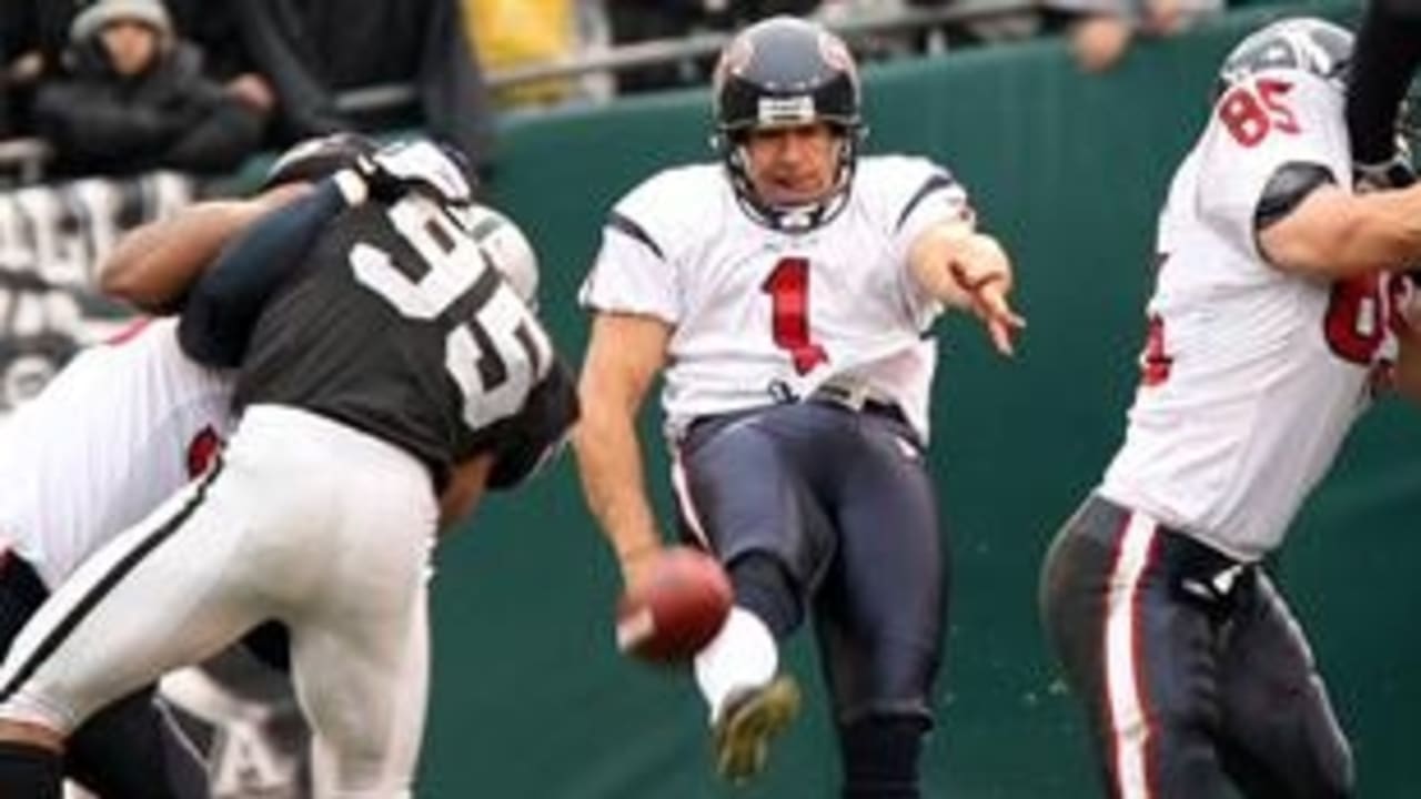 Texans re-sign Walter, Turk