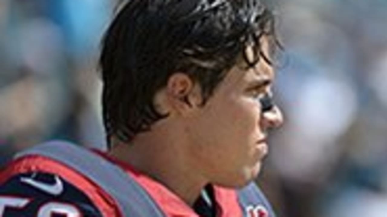 Brian Cushing leaves game with knee injury Brian Cushing leaves game with knee injury