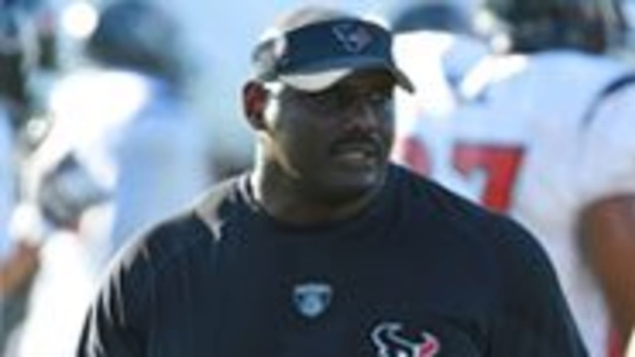 Smith sets the tone for Texans in weight room