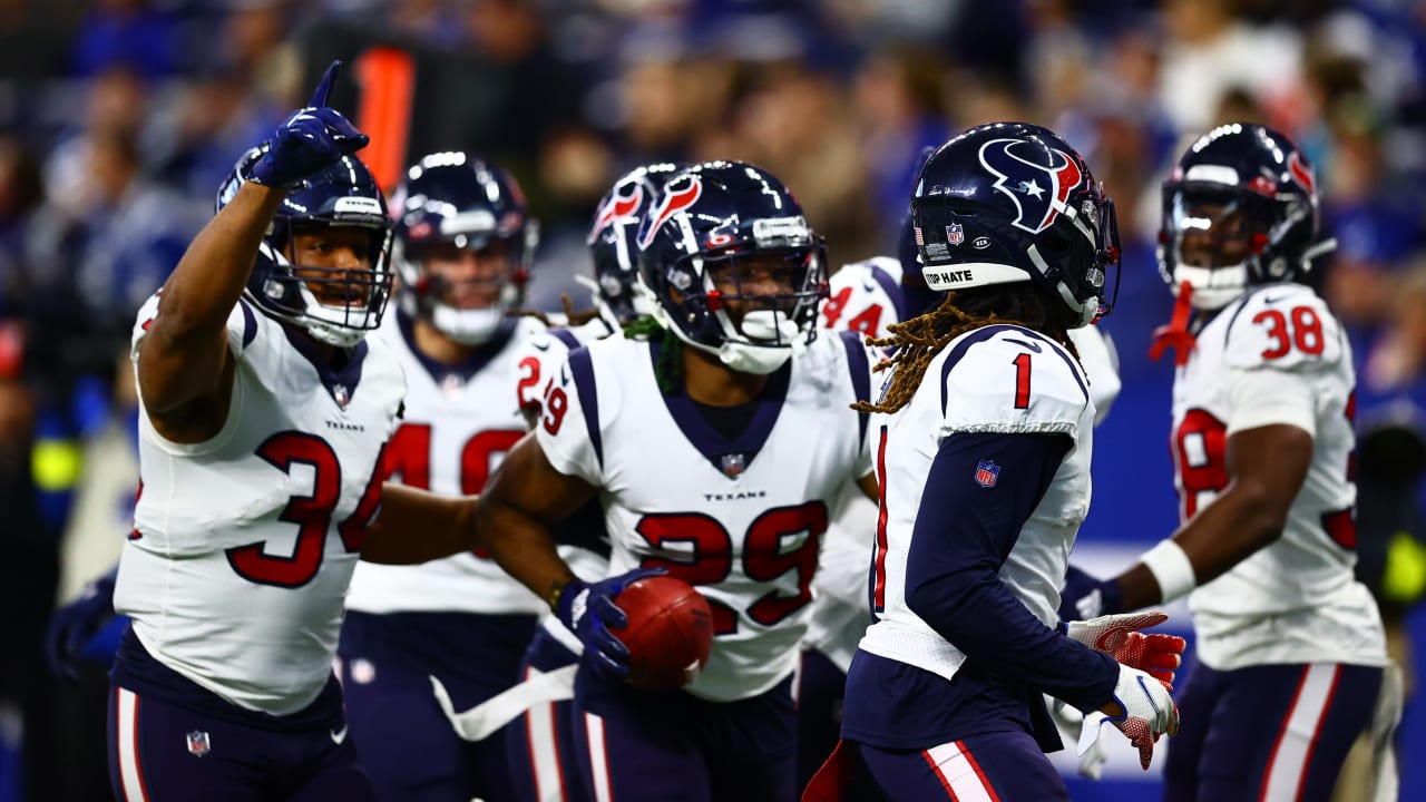 HIGHLIGHT vs. Colts | M.J. Stewart recovers Colts fumble