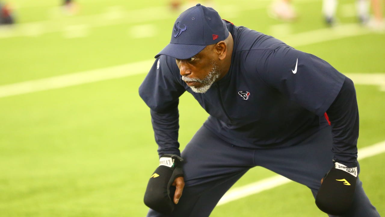 Drew's Dirty Dozen: Q&A with RB coach Danny Barrett