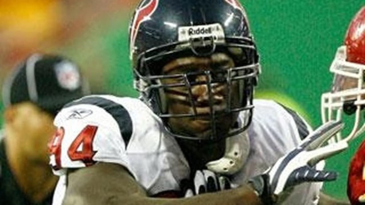 Inside the locker: Antonio Smith