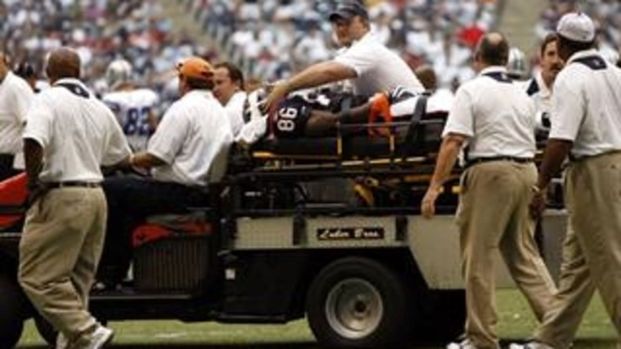 WR Williams suffers neck injury