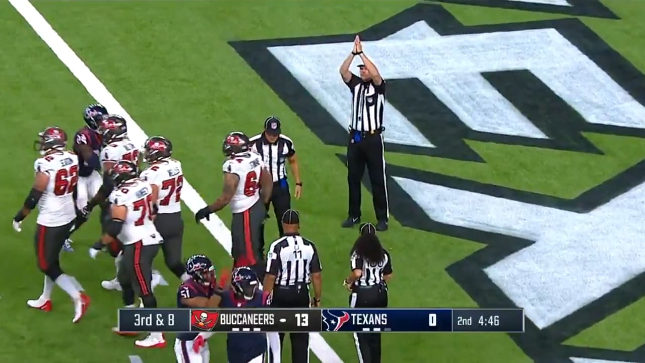 HIGHLIGHT | SAFETY! DeMarcus Walker gets to the QB