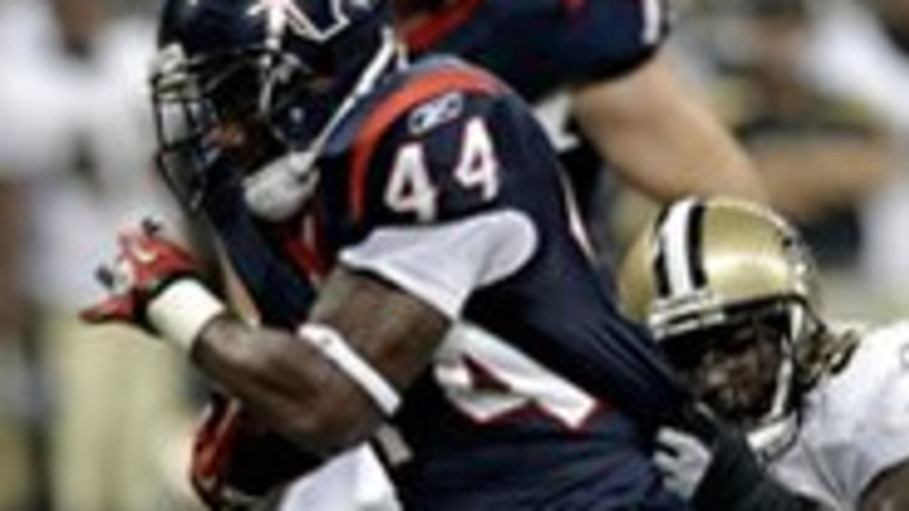 Tardy but talented, Tate finally shows skills