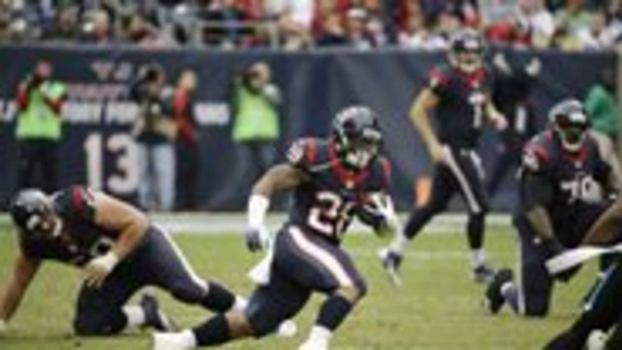 Dennis Johnson earns more carries in Sunday's game