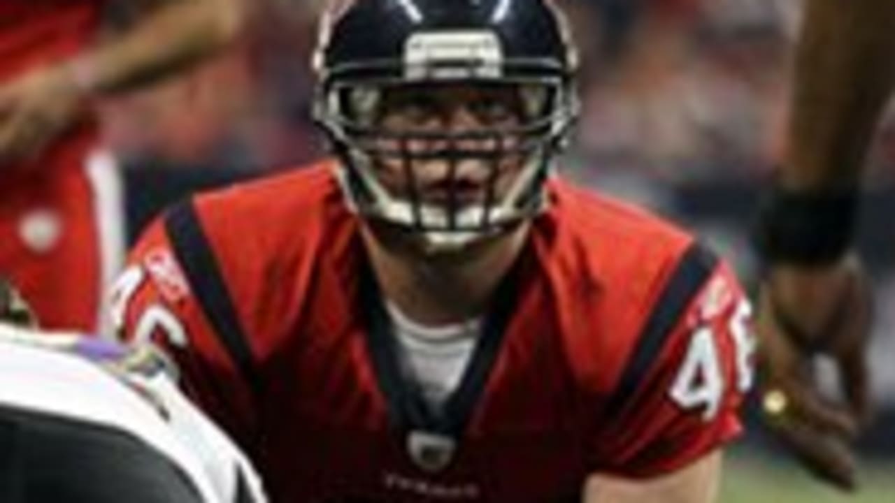 Texans extend long snapper Weeks