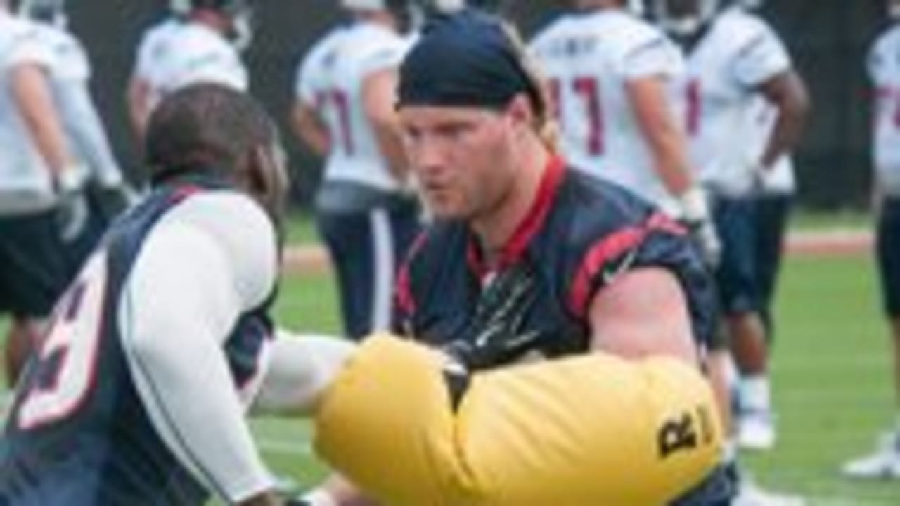 Texans giving Brooks Reed an inside look in OTAs