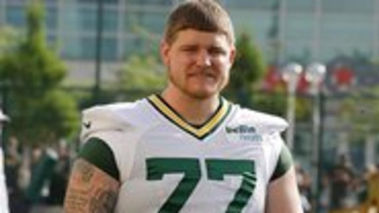 Texans sign Aaron Adams