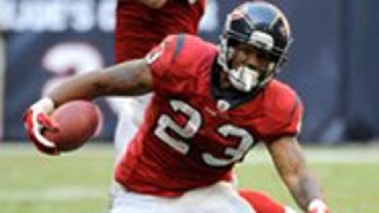 Foster grinds out another 100-yard day