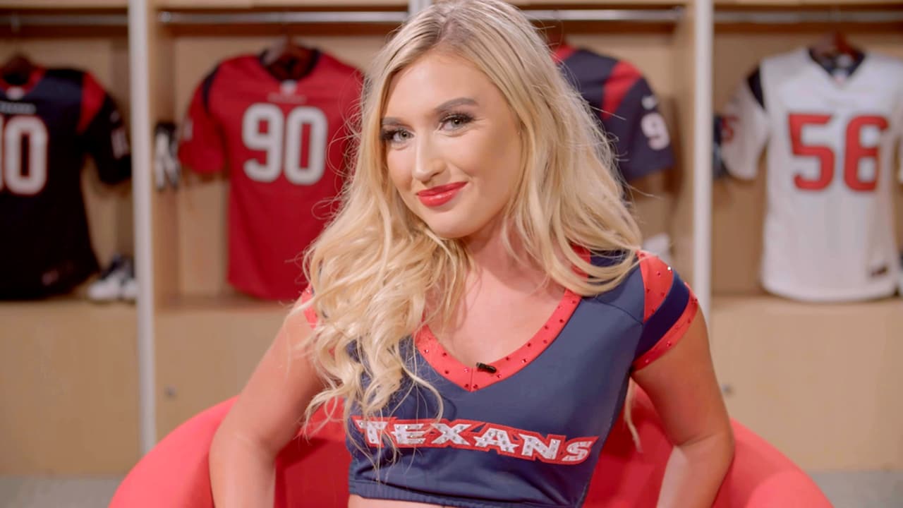 2017 Cheer Bios: Hannah