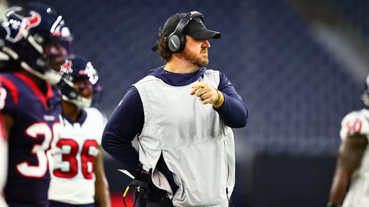 Houston Texans Offensive Coordinator Tim Kelly spoke with the media ...