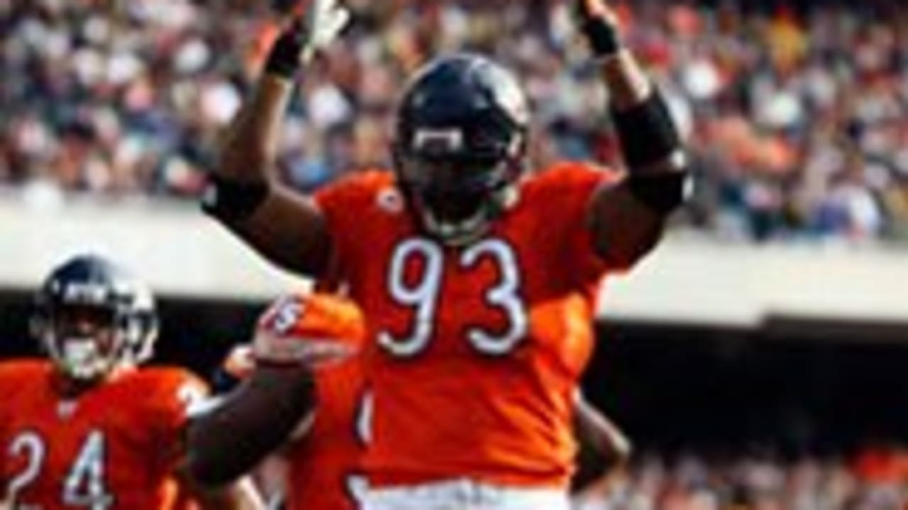 Texans sign DEs Ogunleye, Denney