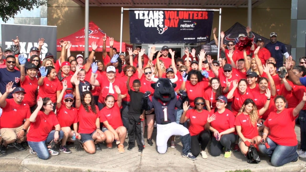 Texans make positive change in the community